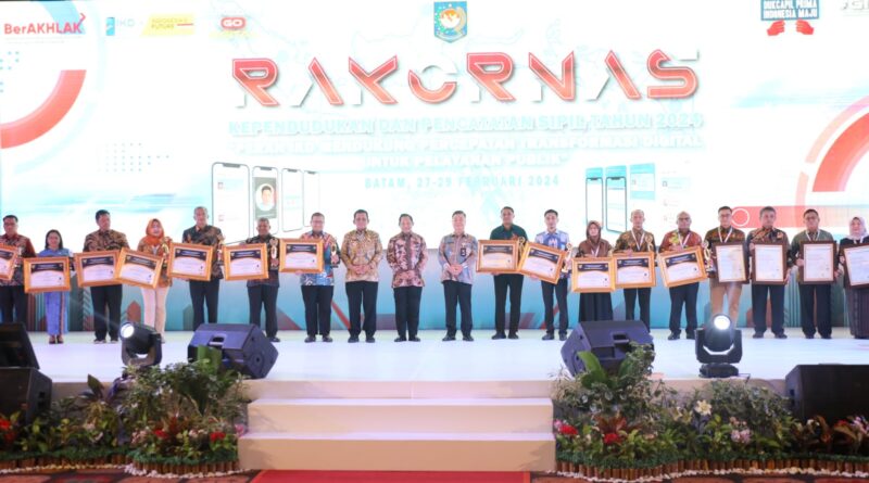 Capai Aktivasi IKD Tertinggi, 13 Disdukcapil Sabet Penghargaan Dukcapil ... Capai Aktivasi IKD Tertinggi, 13 Disdukcapil Sabet Penghargaan Dukcapil ...